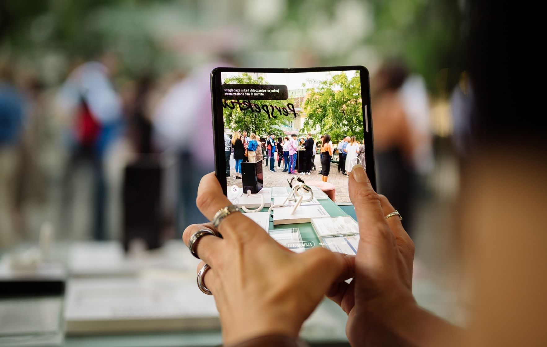 Novi Samsung preklopni pametni telefoni hit su među influencerima