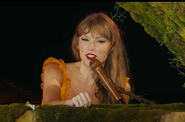 Krtika filma: Taylor Swift: The Eras Tour Concert Film: Svijet ima ...